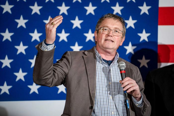 Thomas Massie Introduces Bill to Audit America’s Gold Reserves - USNN ...